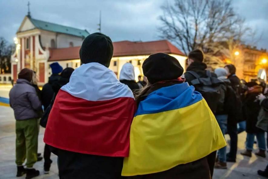 Майже третина біженців з України планує залишитися в Польщі Новини